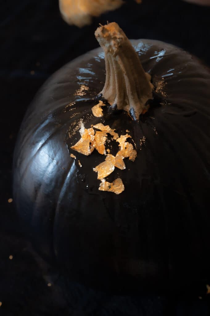 Black Pumpkin Display for Halloween - Easy, Quick, and Cheap!